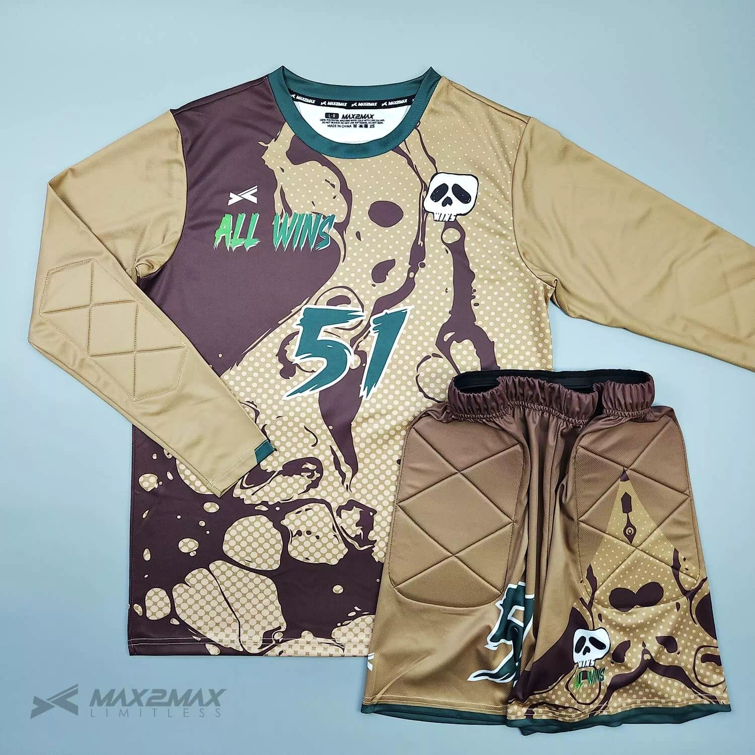 サッカーユニフォーム完成品事例集｜プロ仕様のオリジナル制作例 MAX2MAX